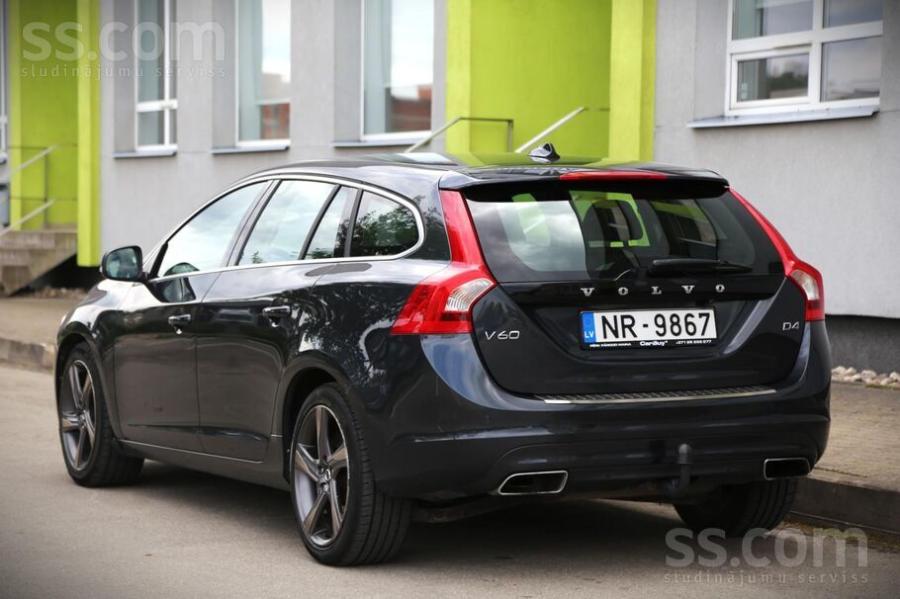 Pelēks Volvo V60 2014 Rīga, ar dzinēja tilpumu 2.00 L un nobraukumu 226 tūkst. km par 6995 €, foto 7 vietnē AUTOMOTO.COM.LV