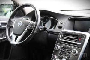 Pelēks Volvo V60 2014 Rīga, ar dzinēja tilpumu 2.00 L un nobraukumu 226 tūkst. km par 6995 €, foto 11 vietnē AUTOMOTO.COM.LV