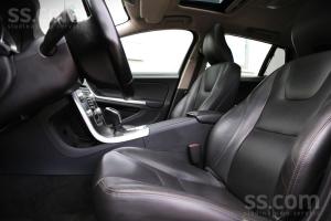 Pelēks Volvo V60 2014 Rīga, ar dzinēja tilpumu 2.00 L un nobraukumu 226 tūkst. km par 6995 €, foto 12 vietnē AUTOMOTO.COM.LV