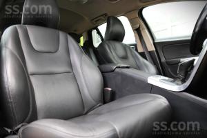 Pelēks Volvo V60 2014 Rīga, ar dzinēja tilpumu 2.00 L un nobraukumu 226 tūkst. km par 6995 €, foto 13 vietnē AUTOMOTO.COM.LV