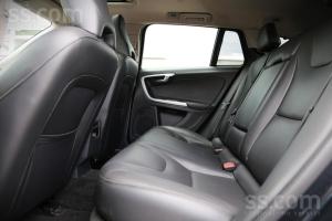 Pelēks Volvo V60 2014 Rīga, ar dzinēja tilpumu 2.00 L un nobraukumu 226 tūkst. km par 6995 €, foto 15 vietnē AUTOMOTO.COM.LV