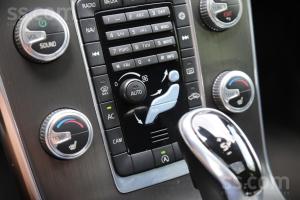 Pelēks Volvo V60 2014 Rīga, ar dzinēja tilpumu 2.00 L un nobraukumu 226 tūkst. km par 6995 €, foto 17 vietnē AUTOMOTO.COM.LV