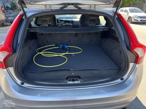 Grey Volvo V60 2014 in Vilnius, with an engine capacity of 2.40 L and mileage of 300 thousand km for 7500 €, photo 15 on AUTOMOTO.COM.LV
