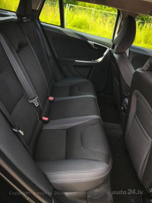 Grey Volvo V60 2014 in Tartu, with an engine capacity of 2.00 L and mileage of 311 thousand km for 6490 €, photo 15 on AUTOMOTO.COM.LV