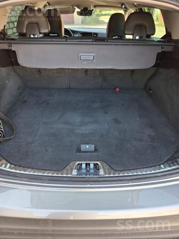 Pelēks Volvo V60 2014 Liepāja, ar dzinēja tilpumu 1.60 L un nobraukumu 320 tūkst. km par 4350 €, foto 7 vietnē AUTOMOTO.COM.LV