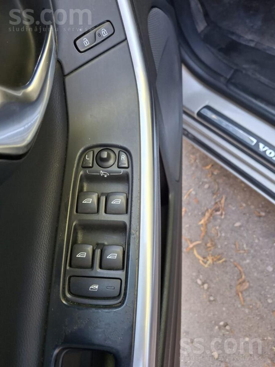 Pelēks Volvo V60 2014 Liepāja, ar dzinēja tilpumu 1.60 L un nobraukumu 320 tūkst. km par 4350 €, foto 11 vietnē AUTOMOTO.COM.LV