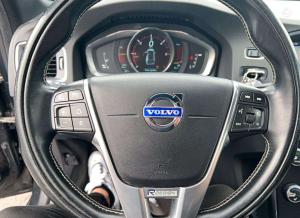 Grey Volvo V60 2014 in Vilnius, with an engine capacity of 1.98 L and mileage of 345 thousand km for 6400 €, photo 4 on AUTOMOTO.COM.LV