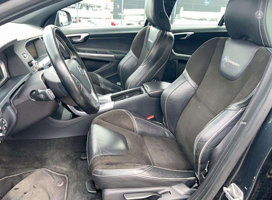 Grey Volvo V60 2014 in Vilnius, with an engine capacity of 1.98 L and mileage of 345 thousand km for 6400 €, photo 12 on AUTOMOTO.COM.LV