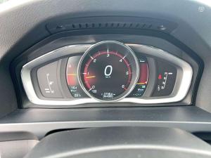 Grey Volvo V60 2014 in Vilnius, with an engine capacity of 1.98 L and mileage of 345 thousand km for 6400 €, photo 13 on AUTOMOTO.COM.LV