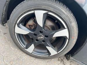 Grey Volvo V60 2014 in Vilnius, with an engine capacity of 1.98 L and mileage of 345 thousand km for 6400 €, photo 29 on AUTOMOTO.COM.LV
