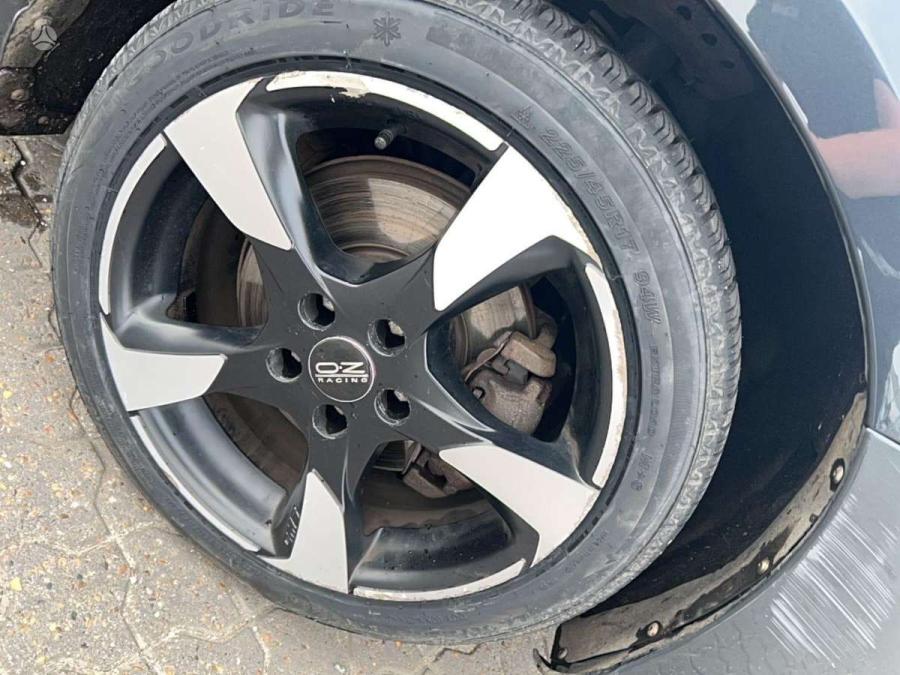 Grey Volvo V60 2014 in Vilnius, with an engine capacity of 1.98 L and mileage of 345 thousand km for 6400 €, photo 31 on AUTOMOTO.COM.LV