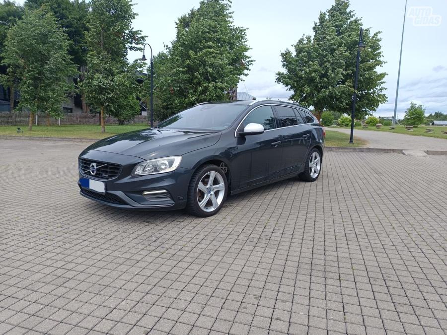 Grey Volvo V60 2014 in Siauliai, with an engine capacity of 2.00 L and mileage of 295 thousand km for 6750 €, photo 1 on AUTOMOTO.COM.LV