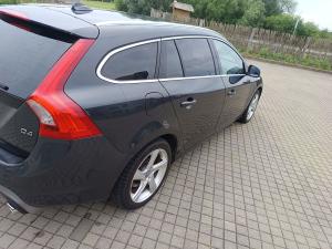 Grey Volvo V60 2014 in Siauliai, with an engine capacity of 2.00 L and mileage of 295 thousand km for 6750 €, photo 12 on AUTOMOTO.COM.LV