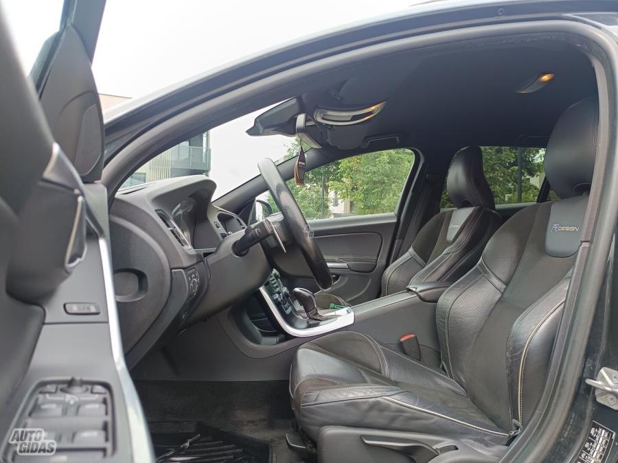 Grey Volvo V60 2014 in Siauliai, with an engine capacity of 2.00 L and mileage of 295 thousand km for 6750 €, photo 14 on AUTOMOTO.COM.LV