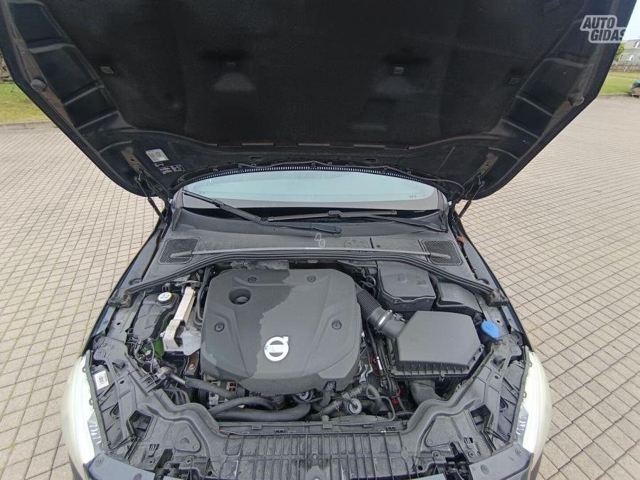 Grey Volvo V60 2014 in Siauliai, with an engine capacity of 2.00 L and mileage of 295 thousand km for 6750 €, photo 25 on AUTOMOTO.COM.LV