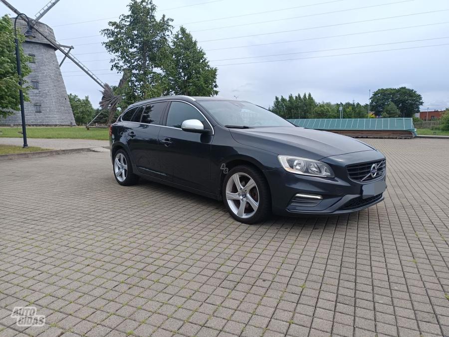 Grey Volvo V60 2014 in Siauliai, with an engine capacity of 2.00 L and mileage of 295 thousand km for 6750 €, photo 4 on AUTOMOTO.COM.LV
