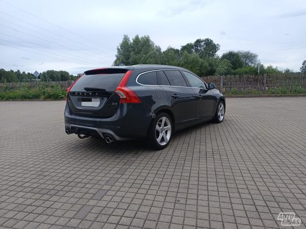 Pelēks Volvo V60 2014 Šauļi, ar dzinēja tilpumu 2.00 L un nobraukumu 295 tūkst. km par 6750 €, foto 5 vietnē AUTOMOTO.COM.LV