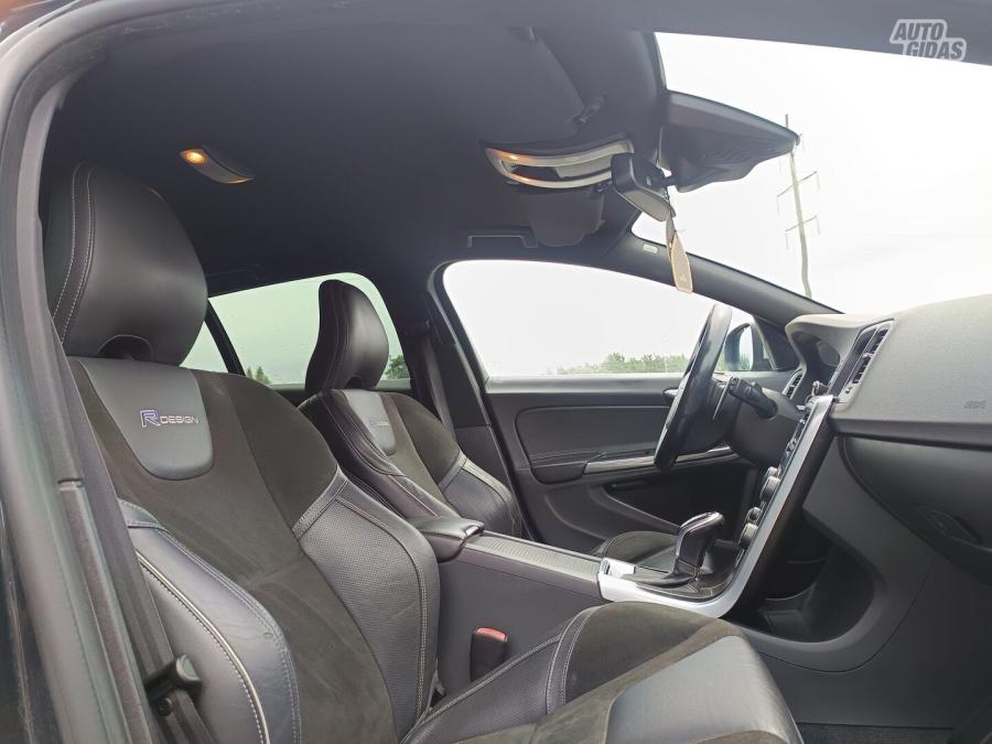 Grey Volvo V60 2014 in Siauliai, with an engine capacity of 2.00 L and mileage of 295 thousand km for 6750 €, photo 15 on AUTOMOTO.COM.LV
