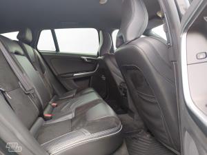 Grey Volvo V60 2014 in Siauliai, with an engine capacity of 2.00 L and mileage of 295 thousand km for 6750 €, photo 17 on AUTOMOTO.COM.LV