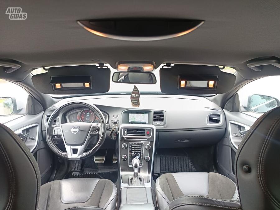 Grey Volvo V60 2014 in Siauliai, with an engine capacity of 2.00 L and mileage of 295 thousand km for 6750 €, photo 19 on AUTOMOTO.COM.LV