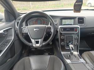 Grey Volvo V60 2014 in Siauliai, with an engine capacity of 2.00 L and mileage of 295 thousand km for 6750 €, photo 20 on AUTOMOTO.COM.LV