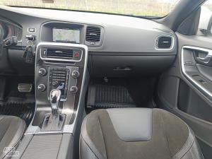 Grey Volvo V60 2014 in Siauliai, with an engine capacity of 2.00 L and mileage of 295 thousand km for 6750 €, photo 22 on AUTOMOTO.COM.LV