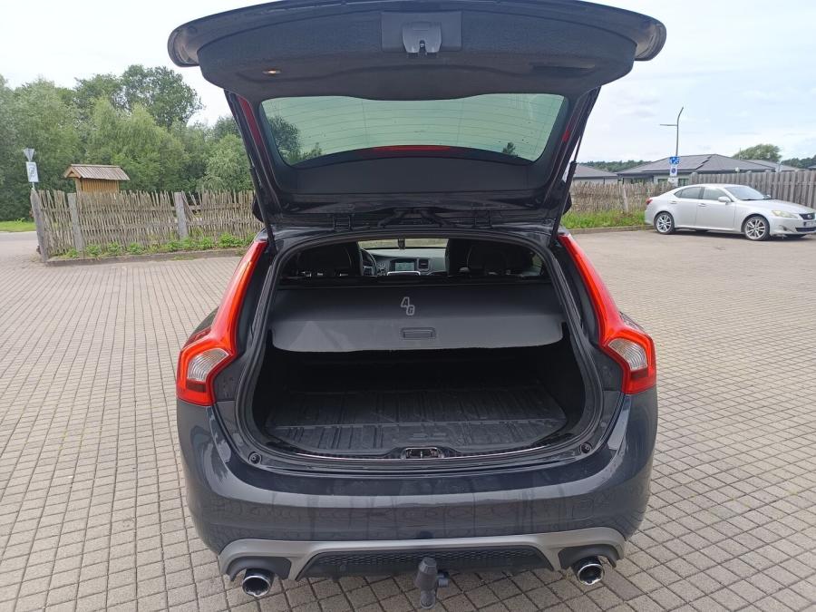 Grey Volvo V60 2014 in Siauliai, with an engine capacity of 2.00 L and mileage of 295 thousand km for 6750 €, photo 24 on AUTOMOTO.COM.LV