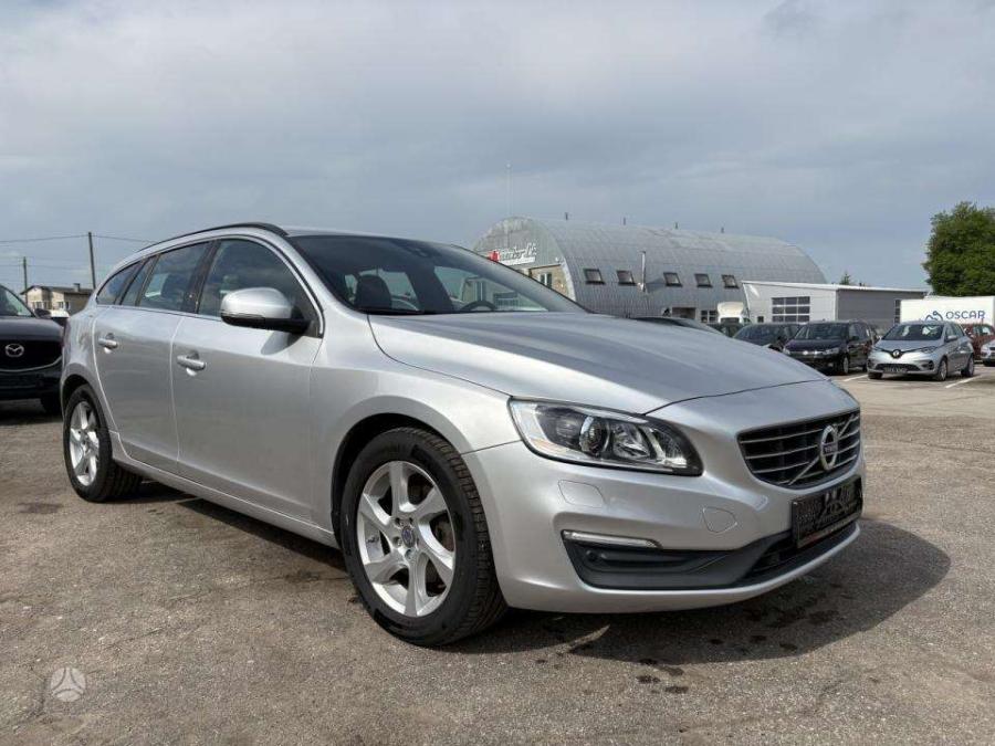 Grey Volvo V60 2014 in Radviliskis, with an engine capacity of 1.98 L and mileage of 142 thousand km for 7750 €, photo 3 on AUTOMOTO.COM.LV