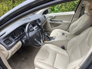 Grey Volvo V60 2014 in Vilnius, with an engine capacity of 2.40 L and mileage of 298 thousand km for 7300 €, photo 9 on AUTOMOTO.COM.LV