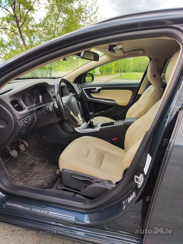 Pelēks Volvo V60 2014 Tartu, ar dzinēja tilpumu 2.00 L un nobraukumu 249 tūkst. km par 5800 €, foto 7 vietnē AUTOMOTO.COM.LV