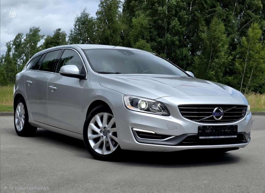 Grey Volvo V60 2014 in Taurage, with an engine capacity of 1.97 L and mileage of 296 thousand km for 5500 €, photo 4 on AUTOMOTO.COM.LV