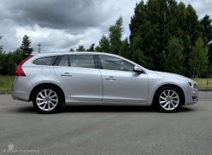 Grey Volvo V60 2014 in Taurage, with an engine capacity of 1.97 L and mileage of 296 thousand km for 5500 €, photo 5 on AUTOMOTO.COM.LV