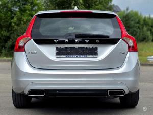 Grey Volvo V60 2014 in Taurage, with an engine capacity of 1.97 L and mileage of 296 thousand km for 5500 €, photo 7 on AUTOMOTO.COM.LV