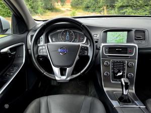 Grey Volvo V60 2014 in Taurage, with an engine capacity of 1.97 L and mileage of 296 thousand km for 5500 €, photo 11 on AUTOMOTO.COM.LV