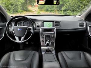 Grey Volvo V60 2014 in Taurage, with an engine capacity of 1.97 L and mileage of 296 thousand km for 5500 €, photo 12 on AUTOMOTO.COM.LV