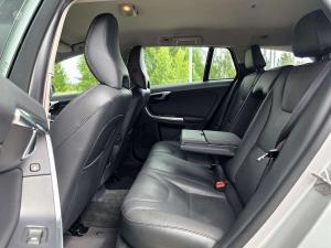 Grey Volvo V60 2014 in Taurage, with an engine capacity of 1.97 L and mileage of 296 thousand km for 5500 €, photo 15 on AUTOMOTO.COM.LV
