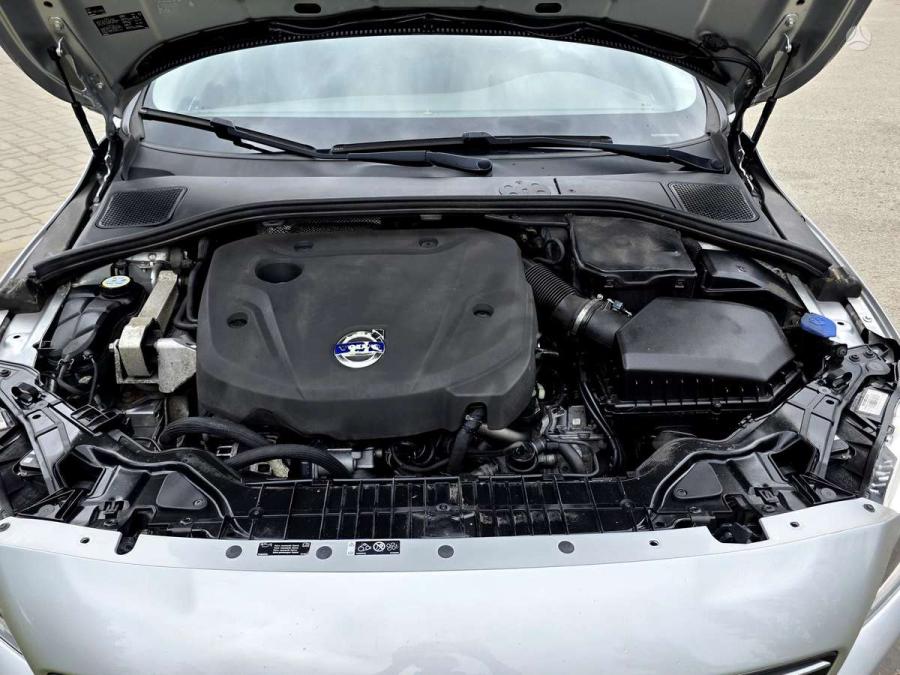 Grey Volvo V60 2014 in Taurage, with an engine capacity of 1.97 L and mileage of 296 thousand km for 5500 €, photo 18 on AUTOMOTO.COM.LV