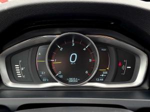 Grey Volvo V60 2014 in Taurage, with an engine capacity of 1.97 L and mileage of 296 thousand km for 5500 €, photo 20 on AUTOMOTO.COM.LV