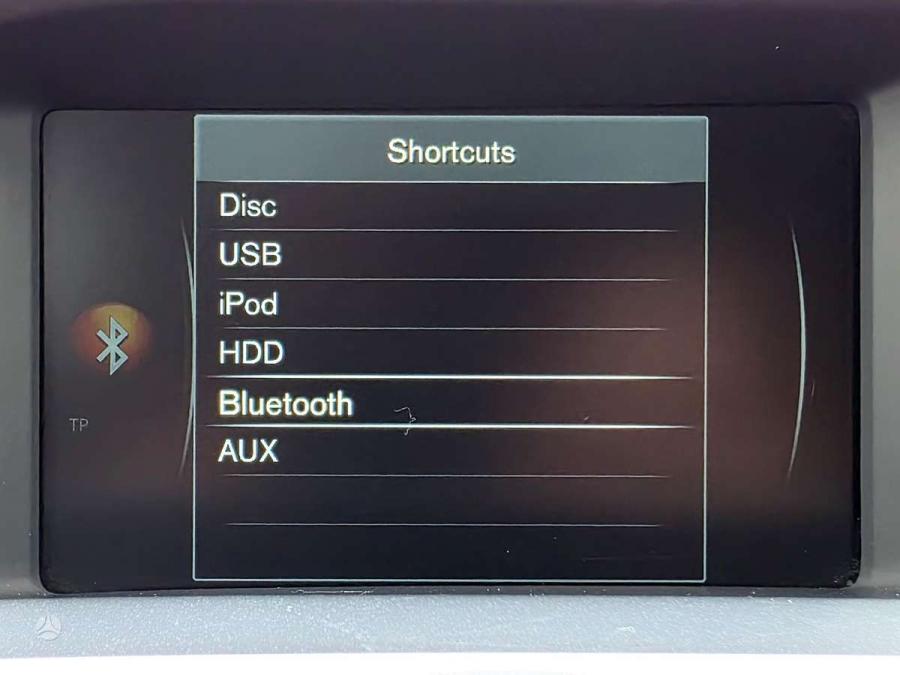 Grey Volvo V60 2014 in Taurage, with an engine capacity of 1.97 L and mileage of 296 thousand km for 5500 €, photo 22 on AUTOMOTO.COM.LV