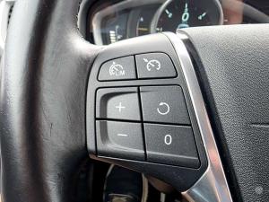 Grey Volvo V60 2014 in Taurage, with an engine capacity of 1.97 L and mileage of 296 thousand km for 5500 €, photo 32 on AUTOMOTO.COM.LV
