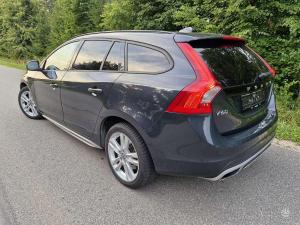Grey Volvo V60 2014 in Vilnius, with an engine capacity of 2.40 L and mileage of 242 thousand km for 8900 €, photo 4 on AUTOMOTO.COM.LV