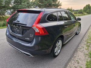 Grey Volvo V60 2014 in Vilnius, with an engine capacity of 2.40 L and mileage of 242 thousand km for 8900 €, photo 6 on AUTOMOTO.COM.LV