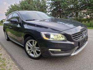 Grey Volvo V60 2014 in Vilnius, with an engine capacity of 2.40 L and mileage of 242 thousand km for 8900 €, photo 8 on AUTOMOTO.COM.LV