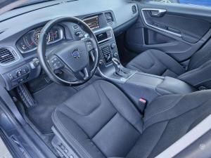 Grey Volvo V60 2014 in Vilnius, with an engine capacity of 2.40 L and mileage of 242 thousand km for 8900 €, photo 12 on AUTOMOTO.COM.LV