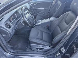 Grey Volvo V60 2014 in Vilnius, with an engine capacity of 2.40 L and mileage of 242 thousand km for 8900 €, photo 13 on AUTOMOTO.COM.LV