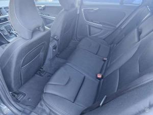 Grey Volvo V60 2014 in Vilnius, with an engine capacity of 2.40 L and mileage of 242 thousand km for 8900 €, photo 15 on AUTOMOTO.COM.LV