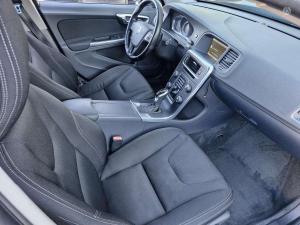 Grey Volvo V60 2014 in Vilnius, with an engine capacity of 2.40 L and mileage of 242 thousand km for 8900 €, photo 17 on AUTOMOTO.COM.LV