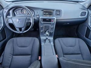 Grey Volvo V60 2014 in Vilnius, with an engine capacity of 2.40 L and mileage of 242 thousand km for 8900 €, photo 18 on AUTOMOTO.COM.LV