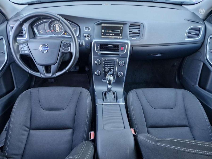 Grey Volvo V60 2014 in Vilnius, with an engine capacity of 2.40 L and mileage of 242 thousand km for 8900 €, photo 18 on AUTOMOTO.COM.LV