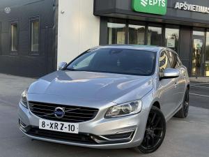 Pelēks Volvo V60 2014 Kauņa, ar dzinēja tilpumu 2.40 L un nobraukumu 335 tūkst. km par 6250 €, foto 4 vietnē AUTOMOTO.COM.LV